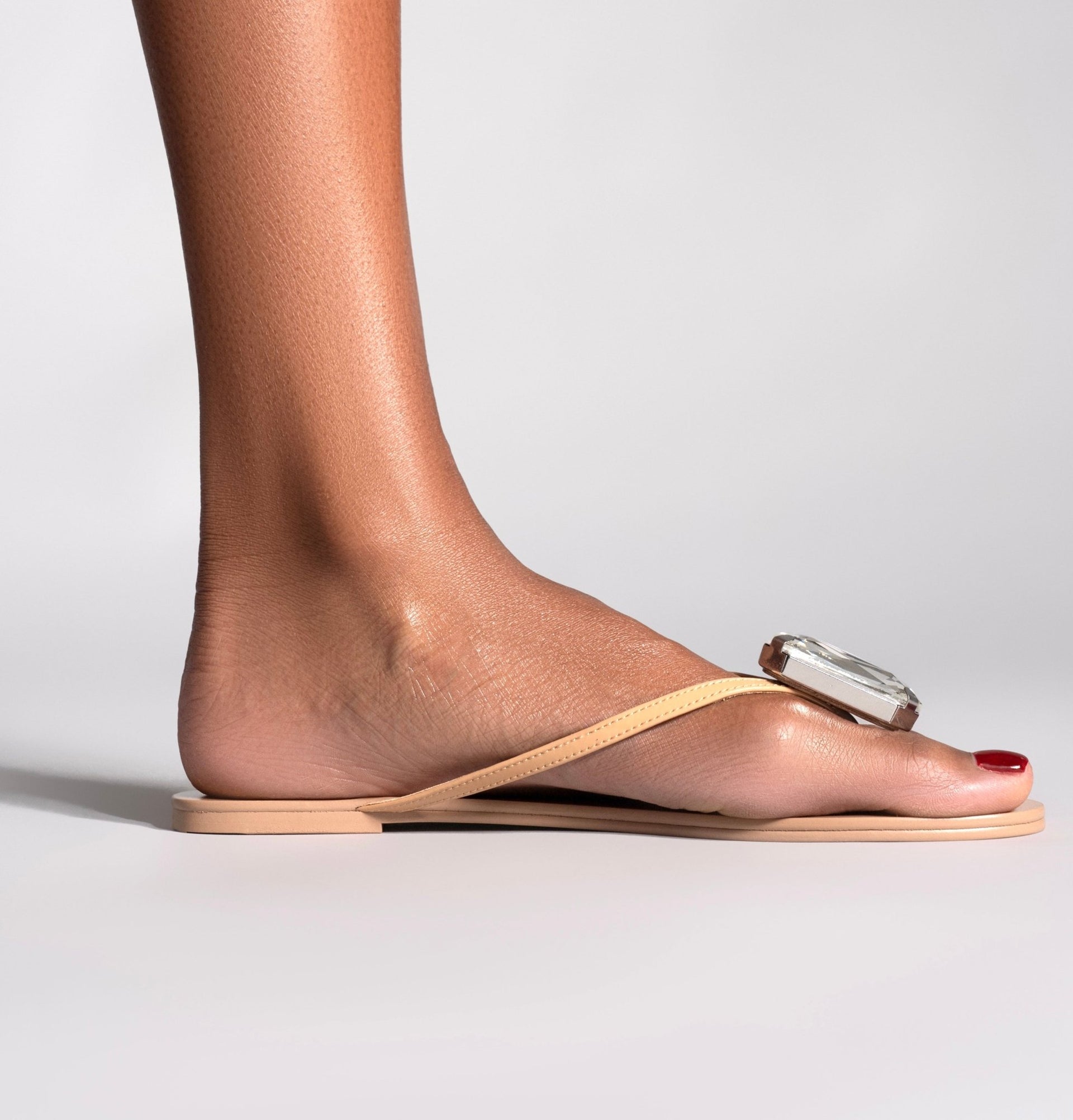 SOLARA FLIP FLOP – AMINAH ABDUL JILLIL