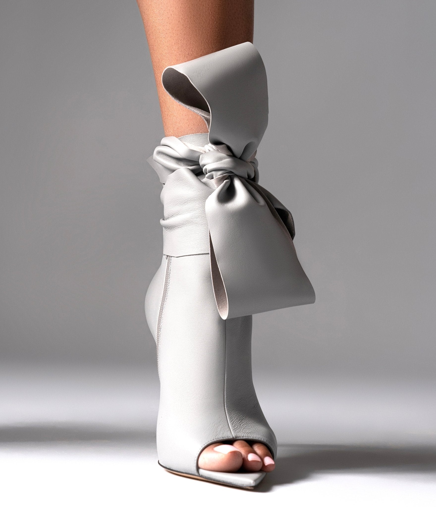 AMIRA POINTE GRAY – AMINAH ABDUL JILLIL